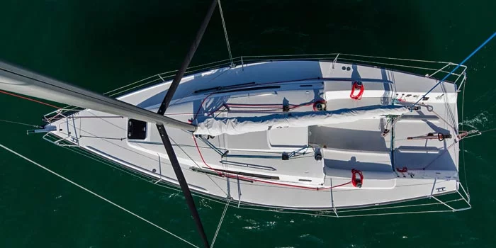 J/97E- A Family Friendly High-Performance 31 ft cruising sailboat